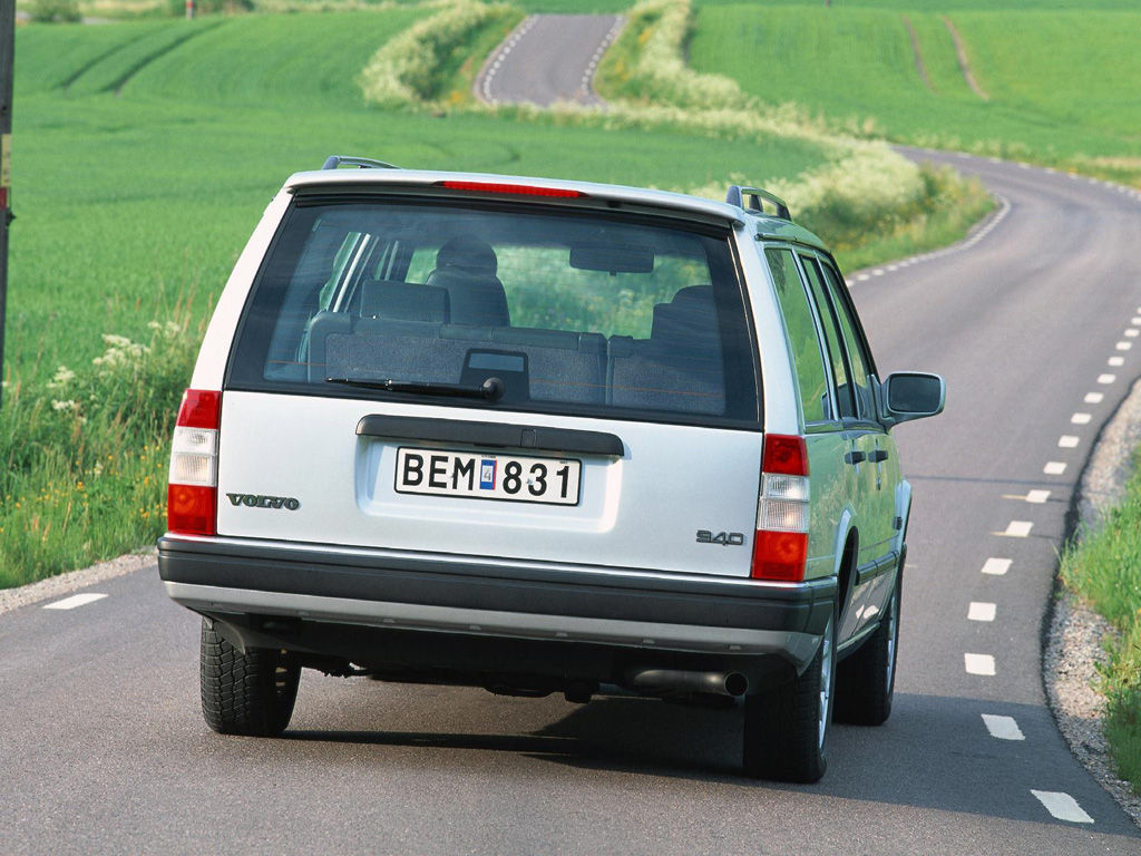 Volvo 940 technical specifications and fuel economy